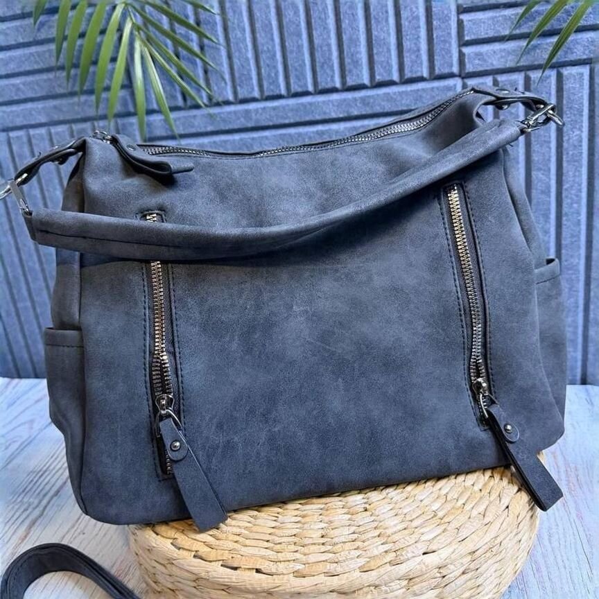 Стильная сумка с soft-touch покрытием новая