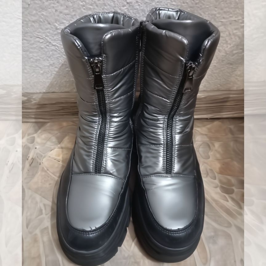 Дутики женские зимние