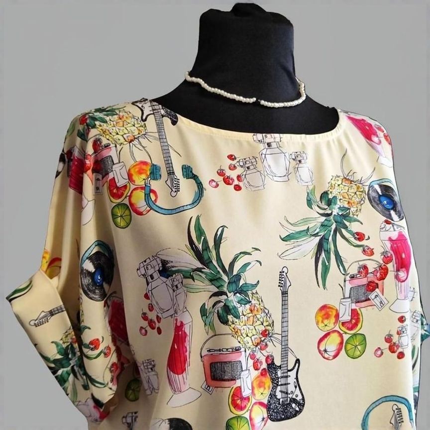 Блузка с принтом 48-50 летний фейерверк стиля