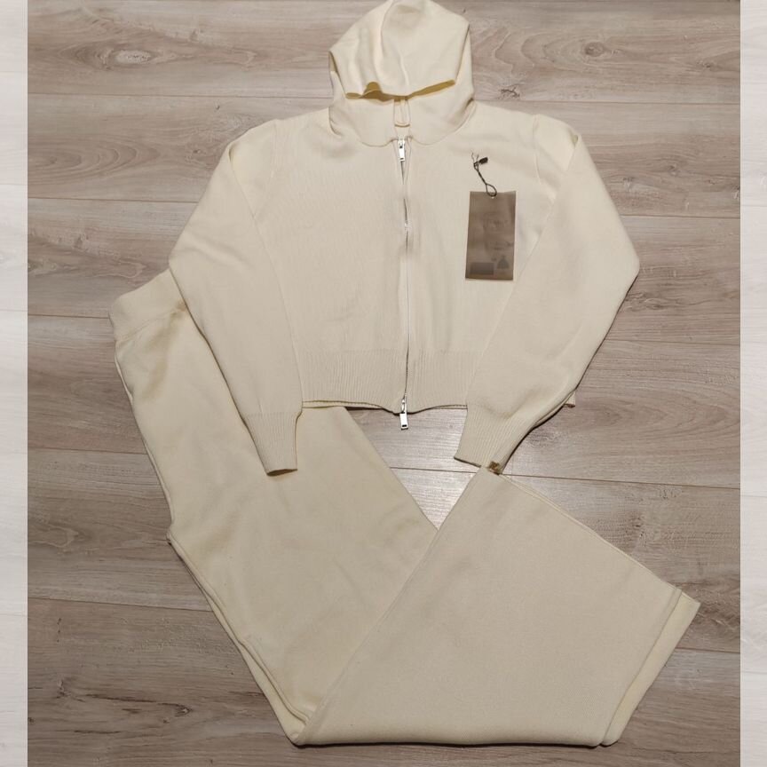 Костюм женский