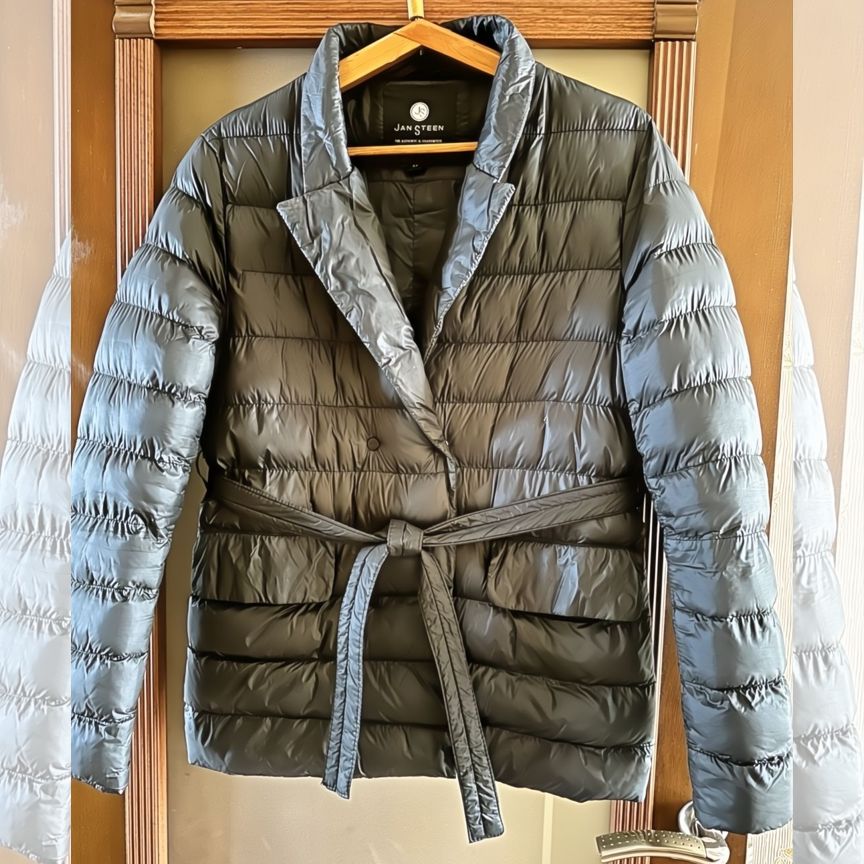 Куртка на весну женская 46